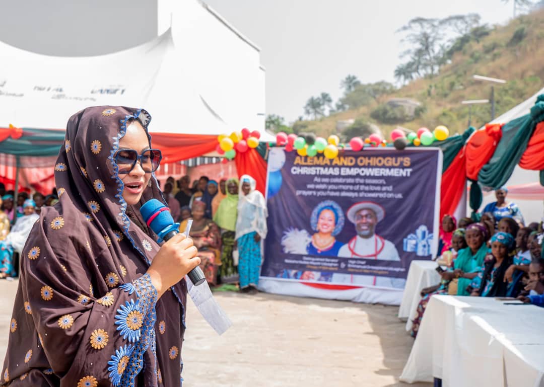 Senator Natasha, husband support constituents with Christmas packages ...